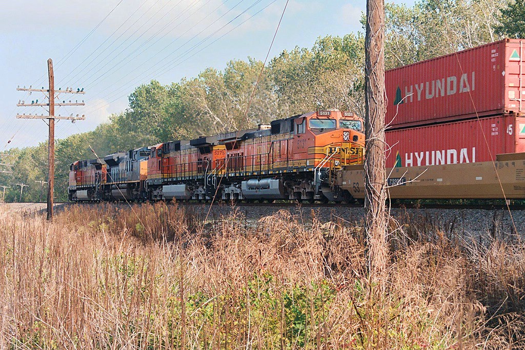 BNSF 4926 eastbound